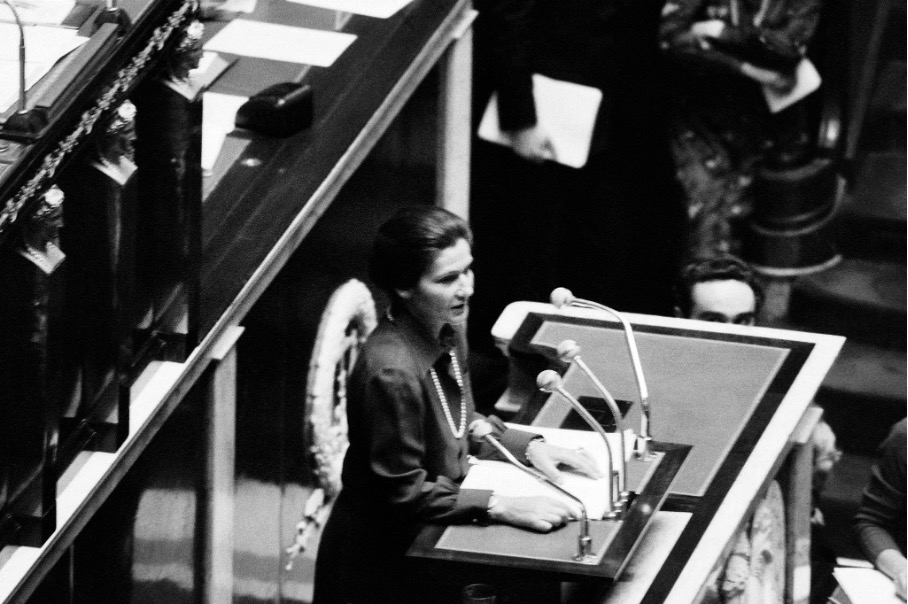 Simone Veil : le courage tranquille qui a marqué la France - Envies de ...